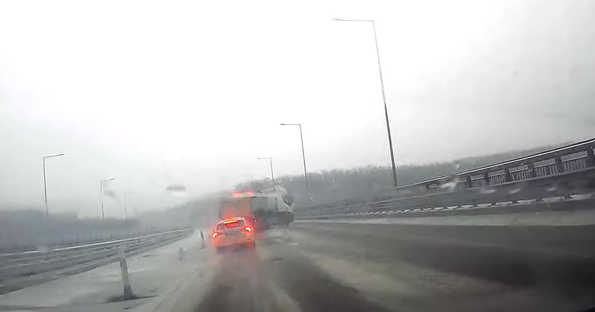 Tények - Óriási riadalmat okozott egy kamion az M31-esen, ijesztő videó ... Tények - Óriási riadalmat okozott egy kamion az M31-esen, ijesztő videó ...